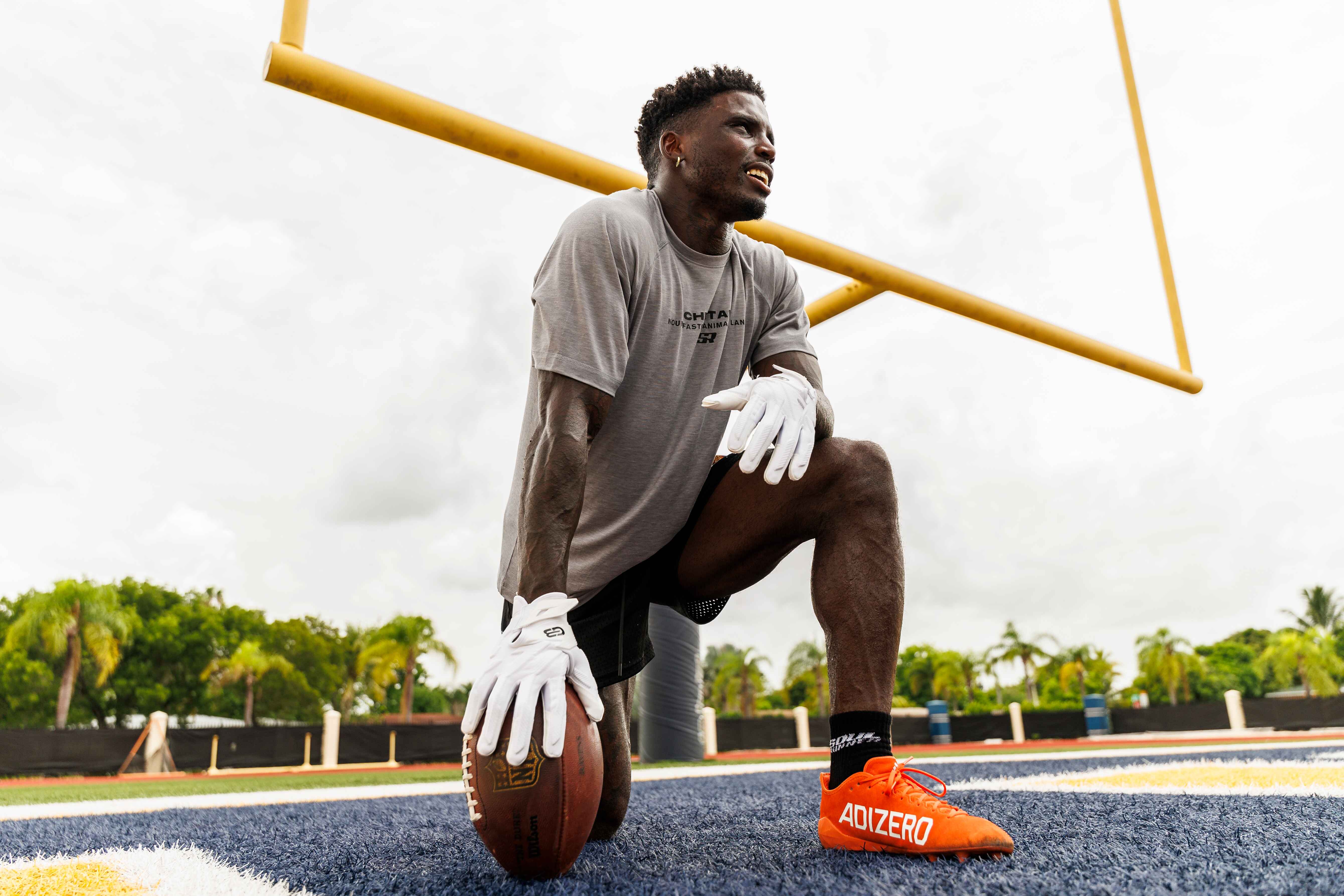 The Best Wide Receivers of All Time | Football History – Grip Boost
